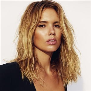 FRANCINA MODELS - women-curve